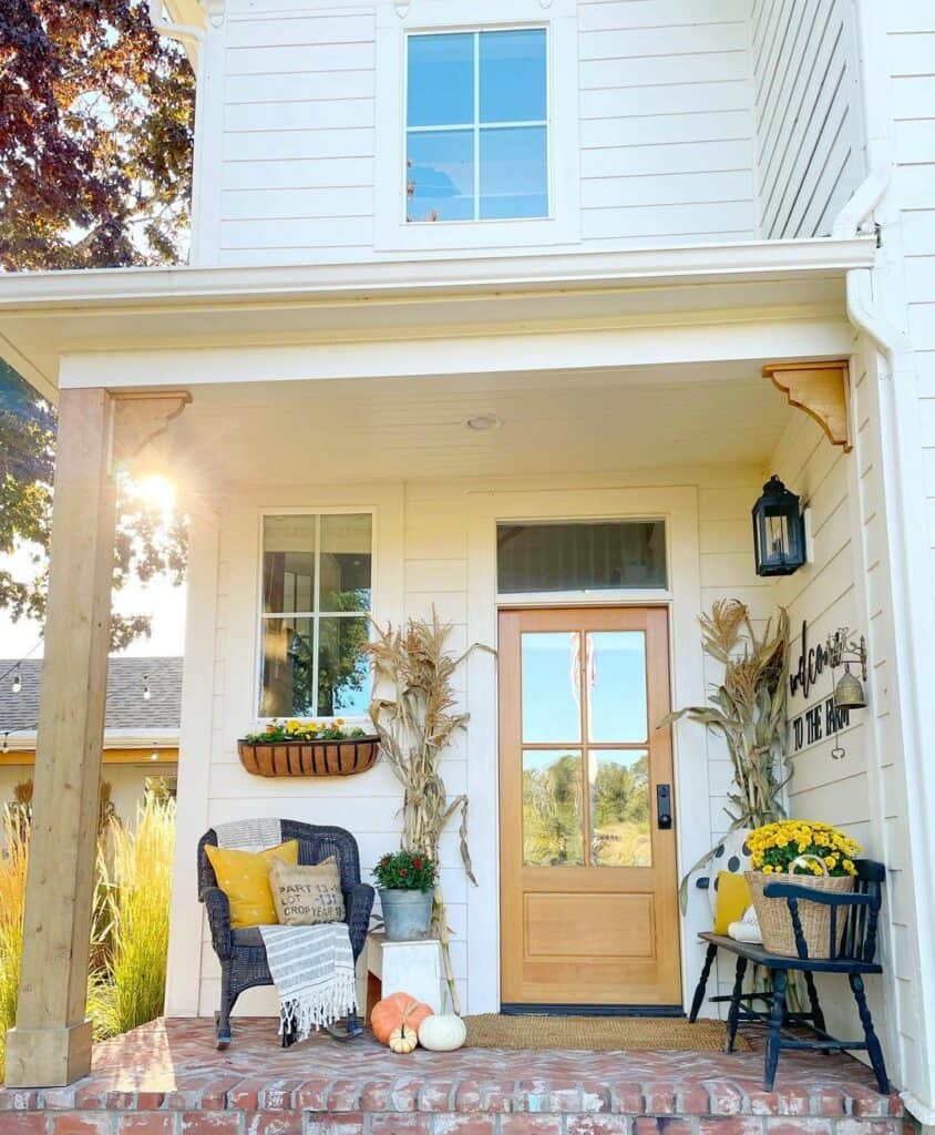 26 Charming Front Porch Lighting Ideas for an Inviting Home