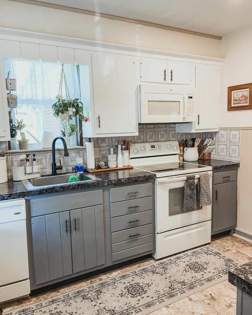 25 Farmhouse Grey Kitchen Cabinets to Upgrade Your Kitchen