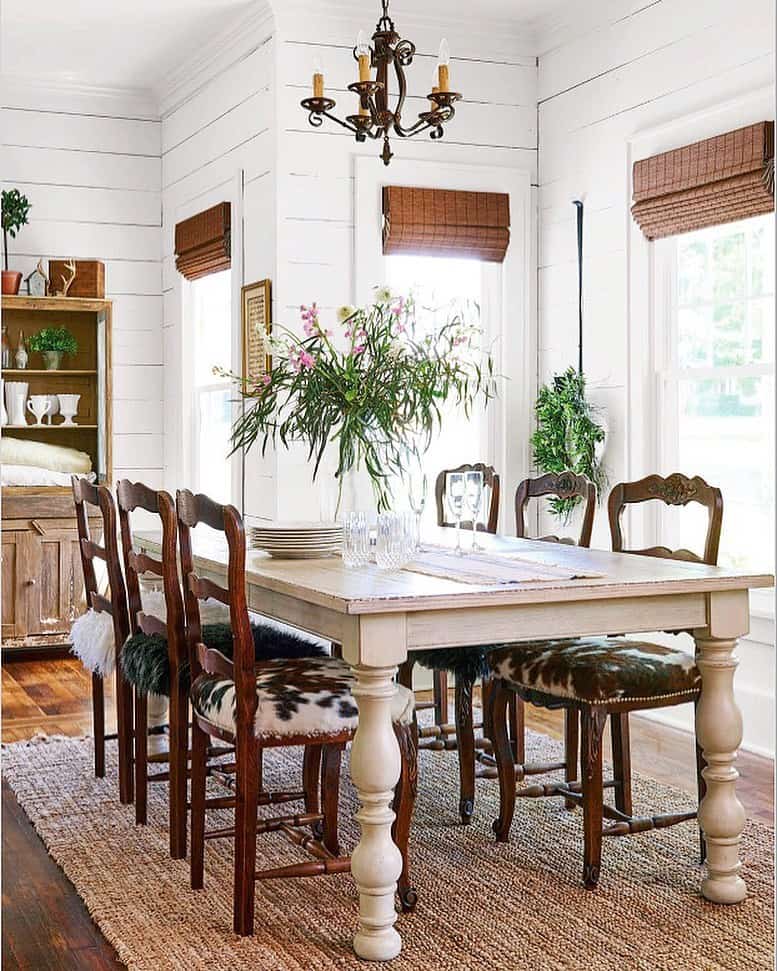 30 Simple Dining Table Centerpiece Ideas for a Welcoming Appeal