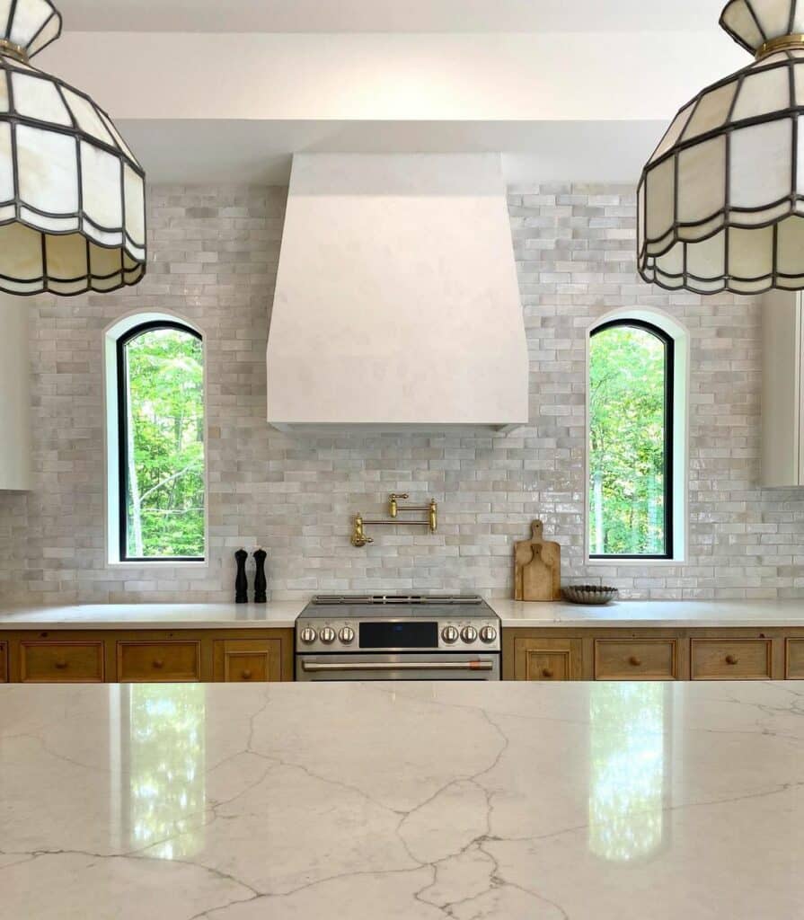 35 White Range Hood Ideas to Complement Any Kitchen
