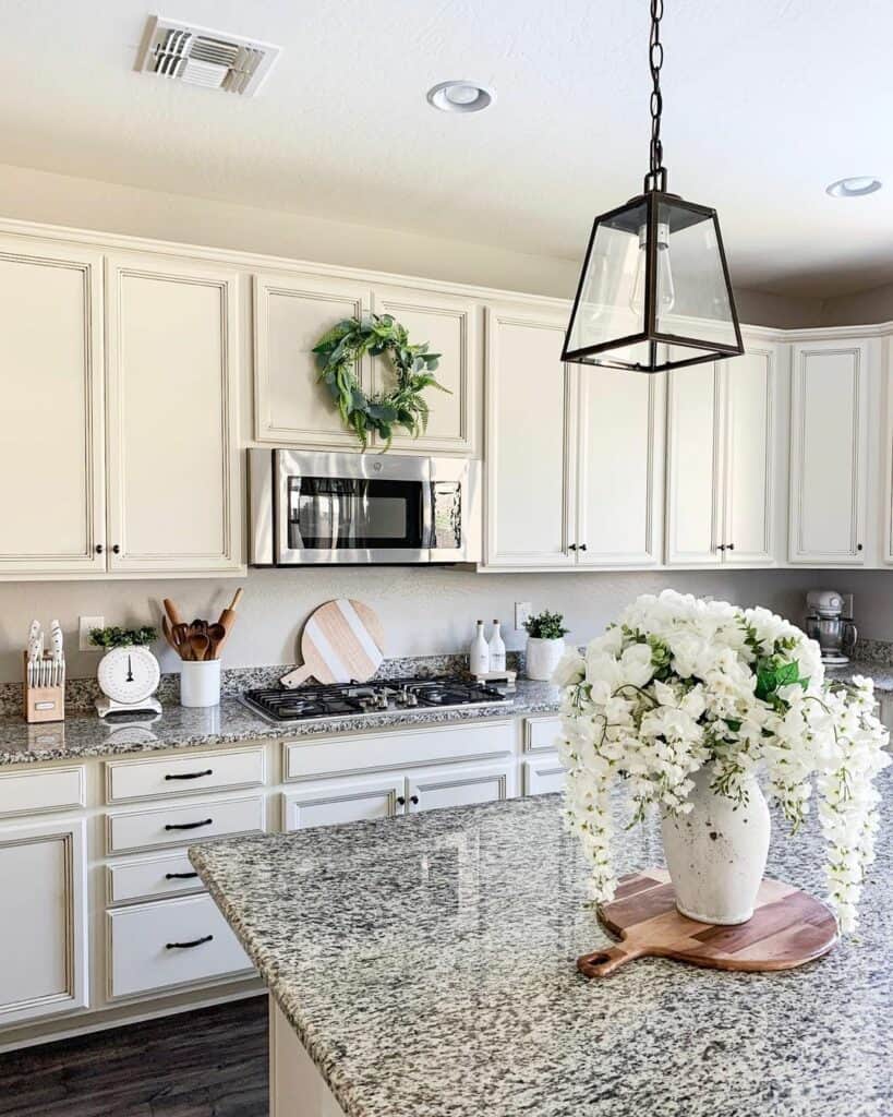 36 Beautifully Styled Farmhouse Kitchen Counter Décor