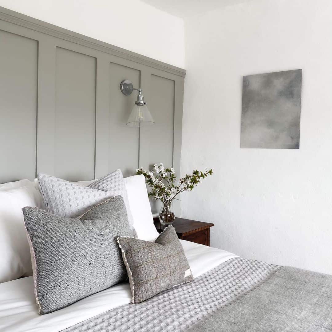 30 Grey and White Bedroom Ideas for Timeless Style