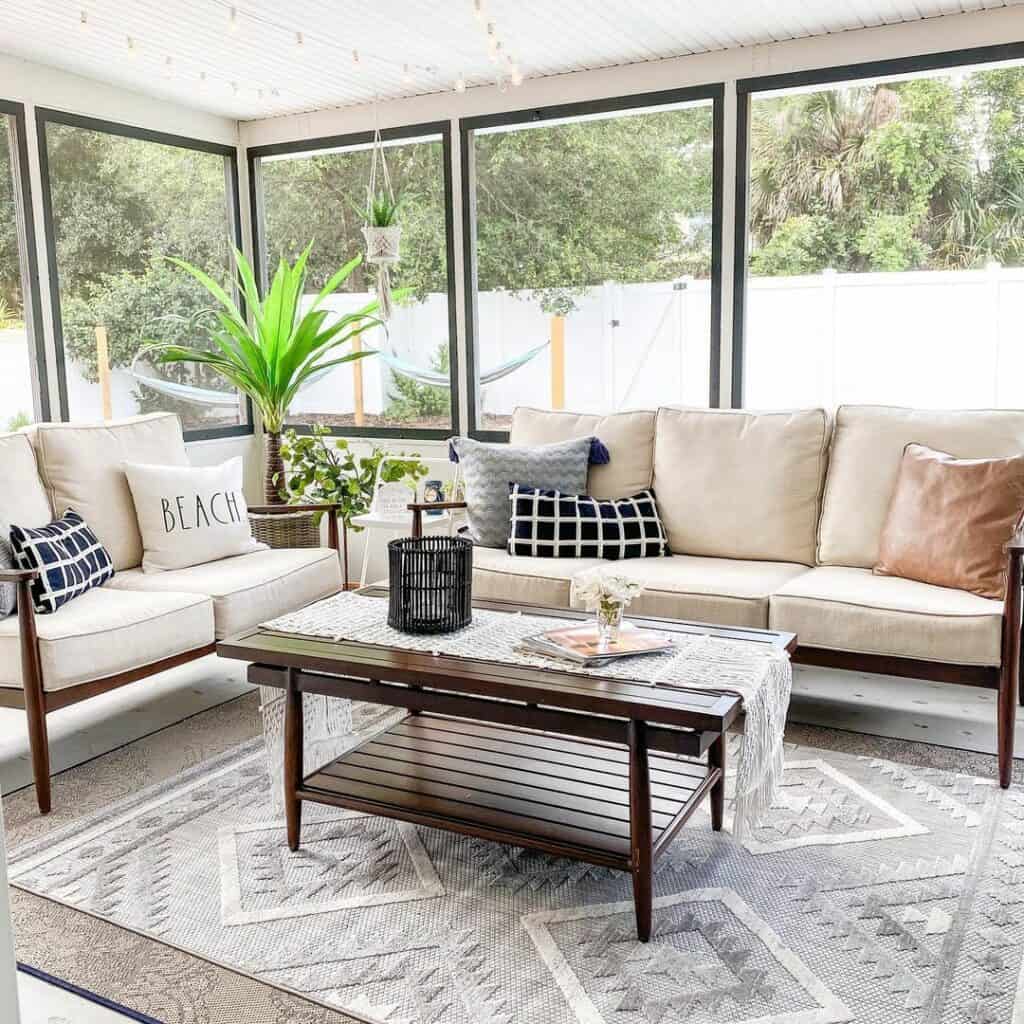 30 Modern Window Trim Ideas for Bright and Eye-Catching Spaces