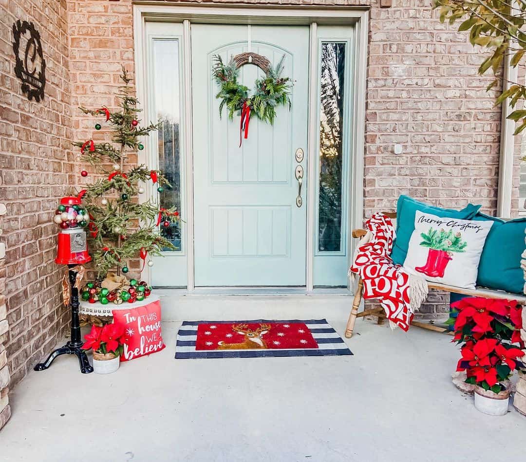 34 Christmas Wreaths for Front Door to Dress Up Your Porch