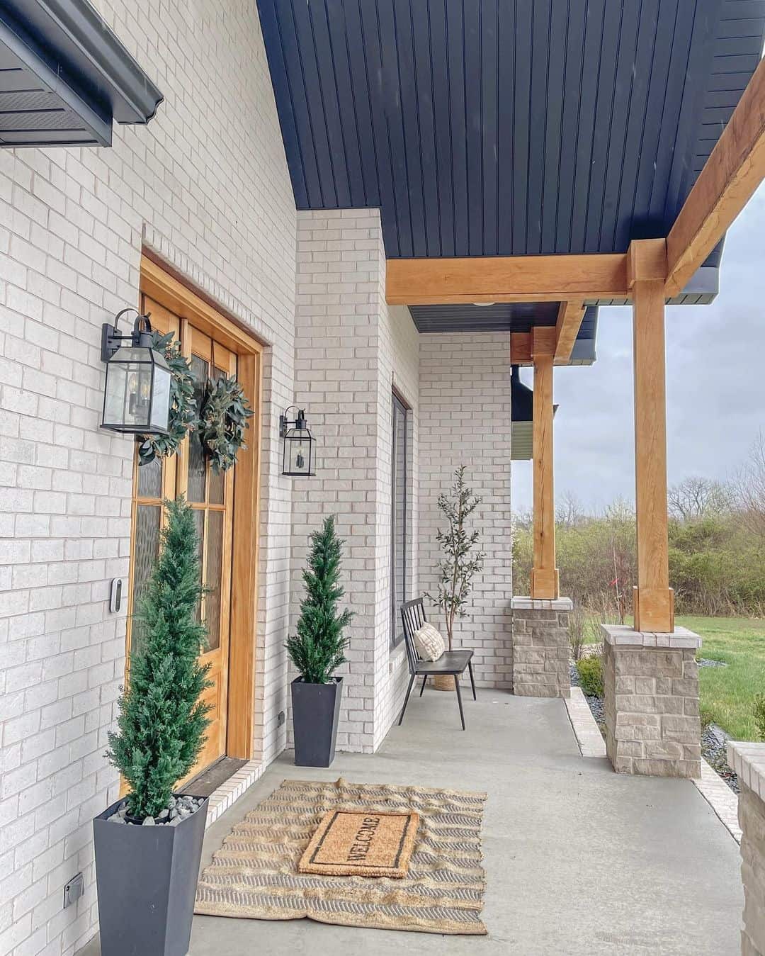 22 Modern Front Porch Ideas for a Stunning Welcome