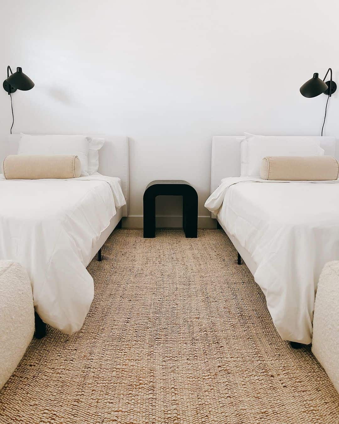 22 Matching Twin Bedroom Ideas That Work for Small Rooms