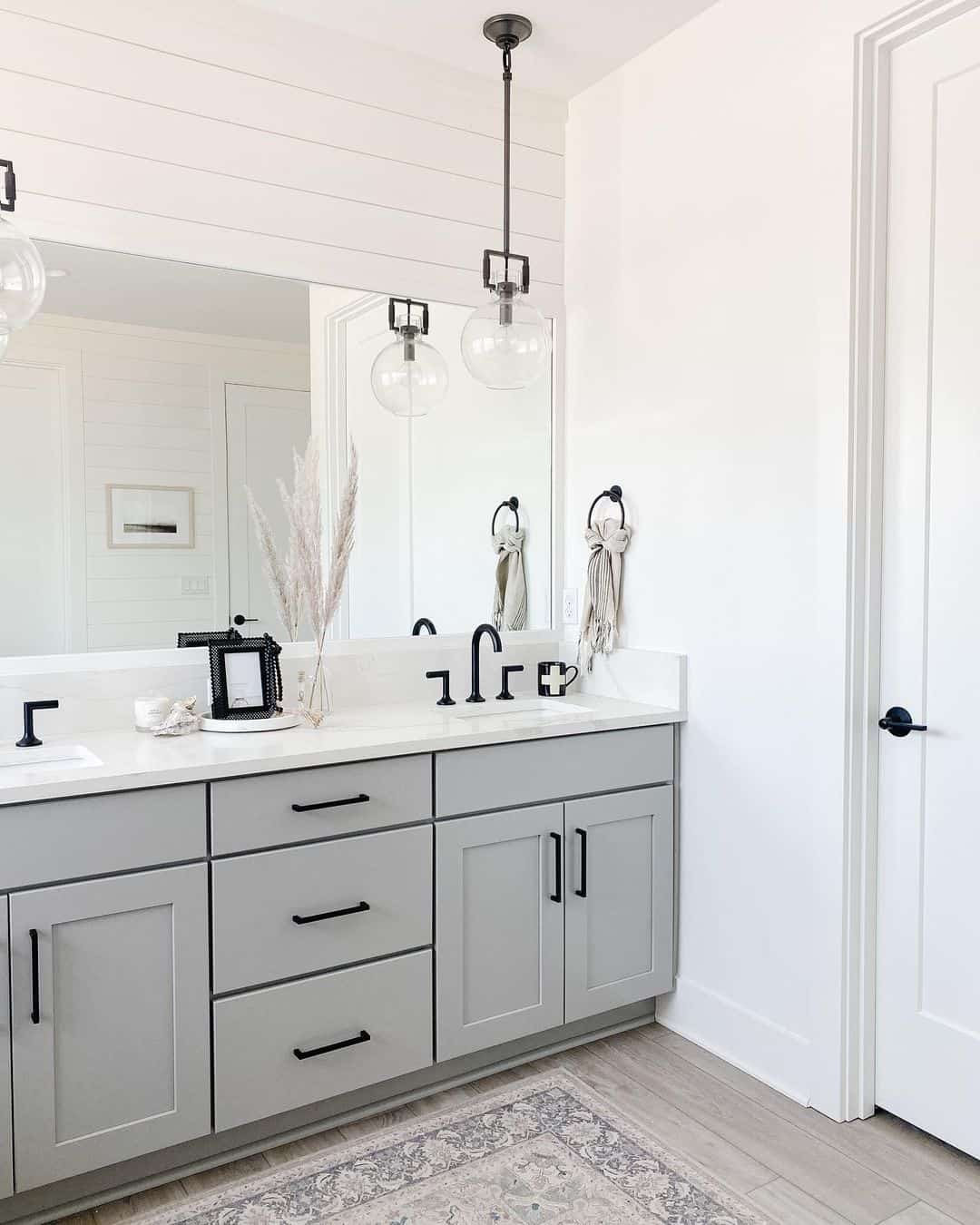 30 Grey and White Bathroom Ideas That Work for Any Style