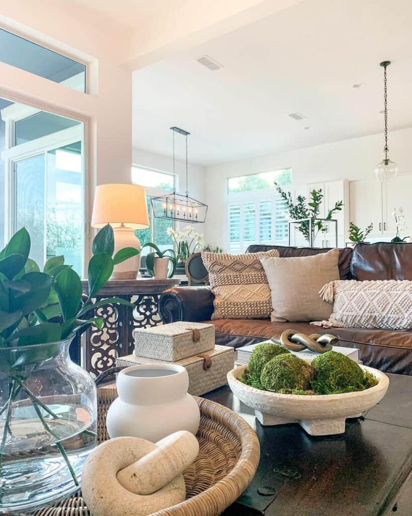 30 Gorgeous Examples of Clear Glass Vase Décor Ideas