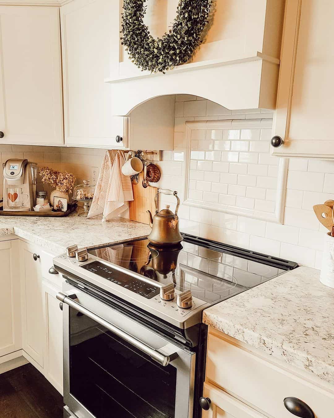 33 Ideas for Memorable Backsplash Behind Stove