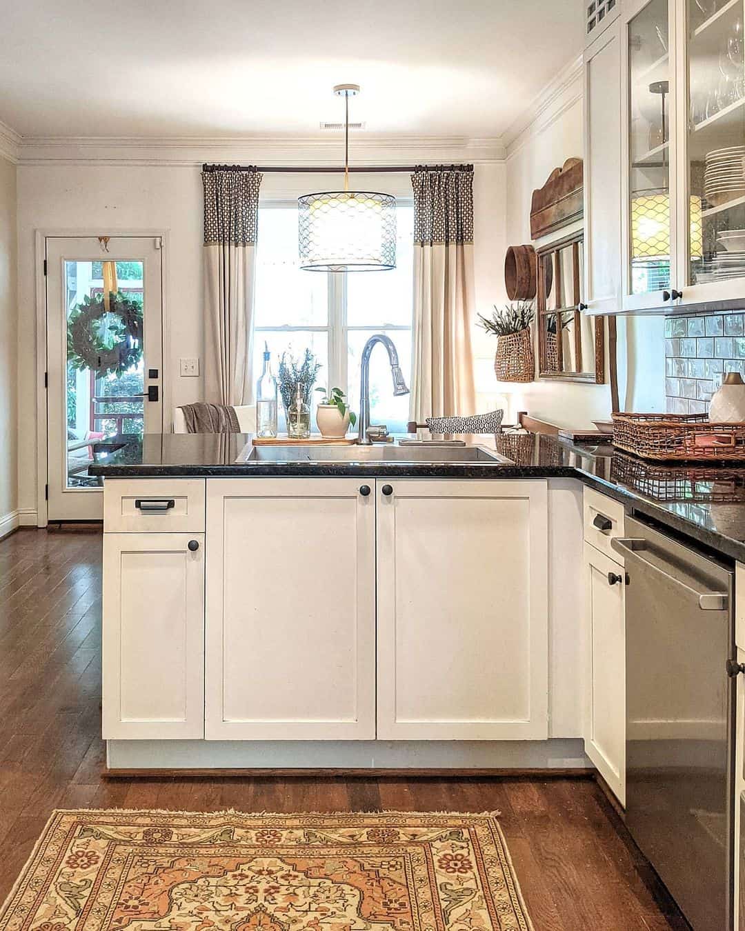 34 Off-White Kitchen Cabinets for a New Take on White