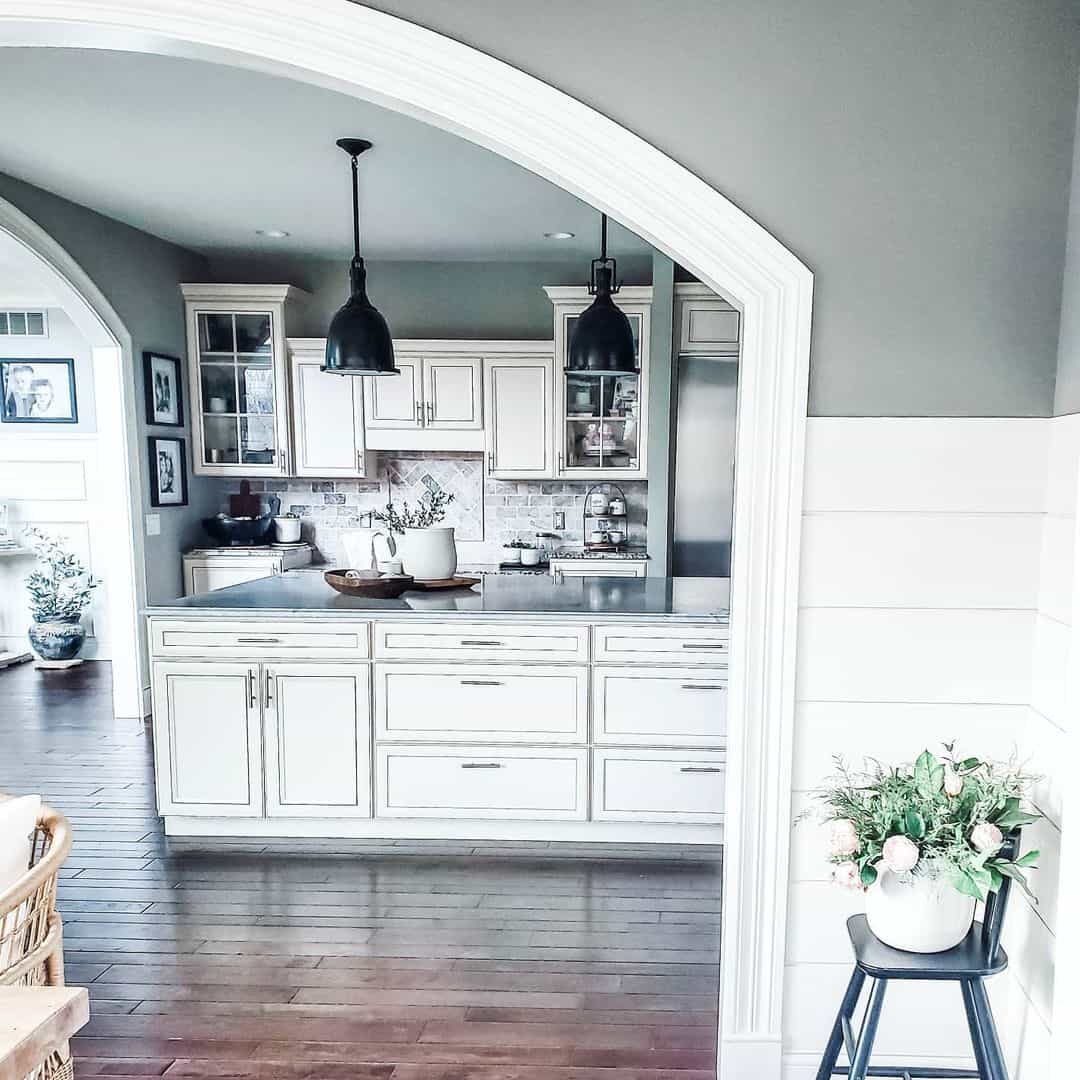 34 Off-White Kitchen Cabinets for a New Take on White