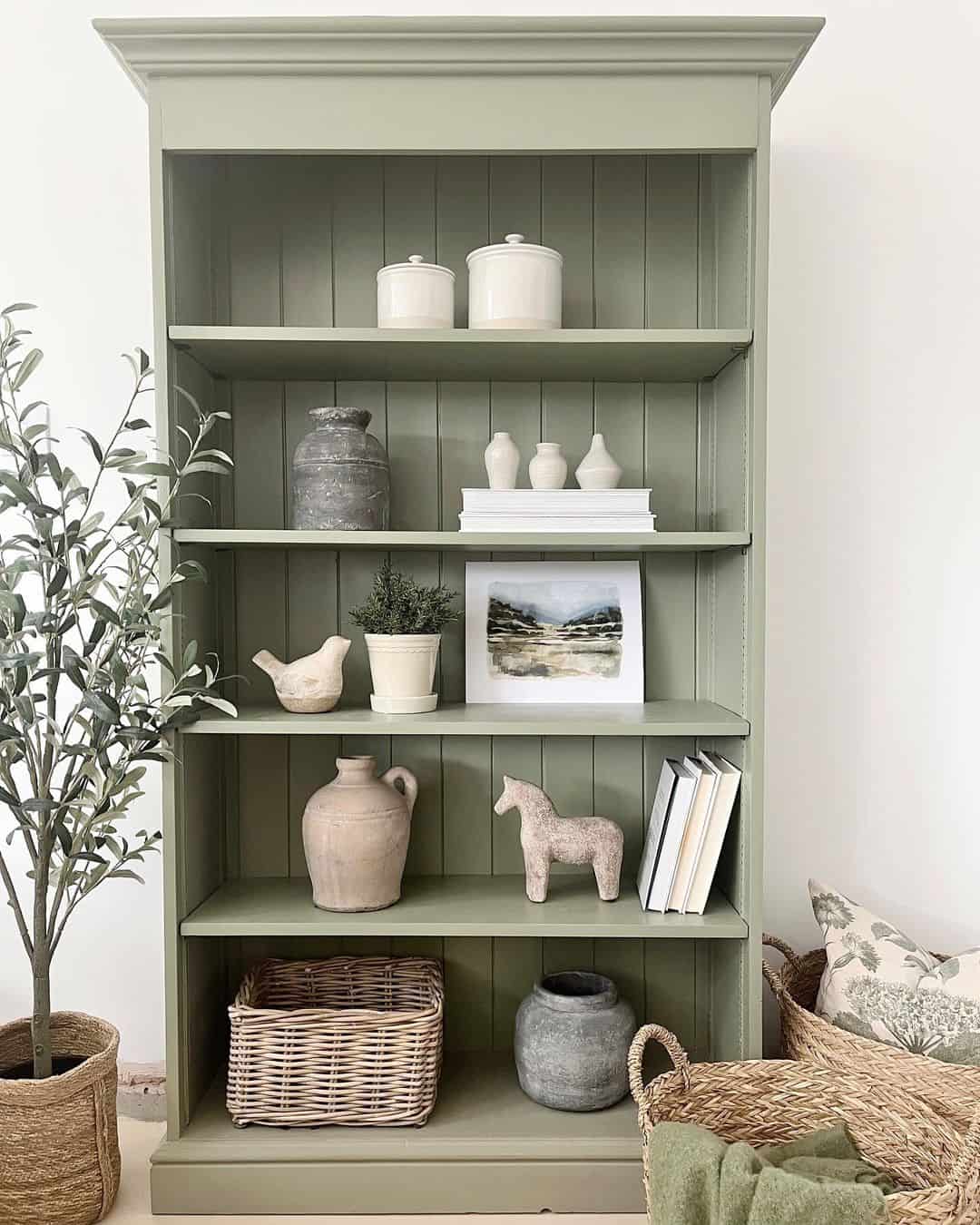 29 Stunning Ways To Decorate a Minimalist Bookshelf
