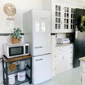 20 Charming Farmhouse Bar Cart Ideas for Added Glam