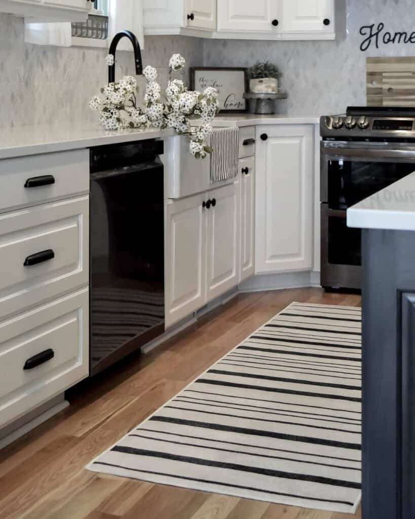 30 Beautiful Kitchen Rug Ideas for Every Style