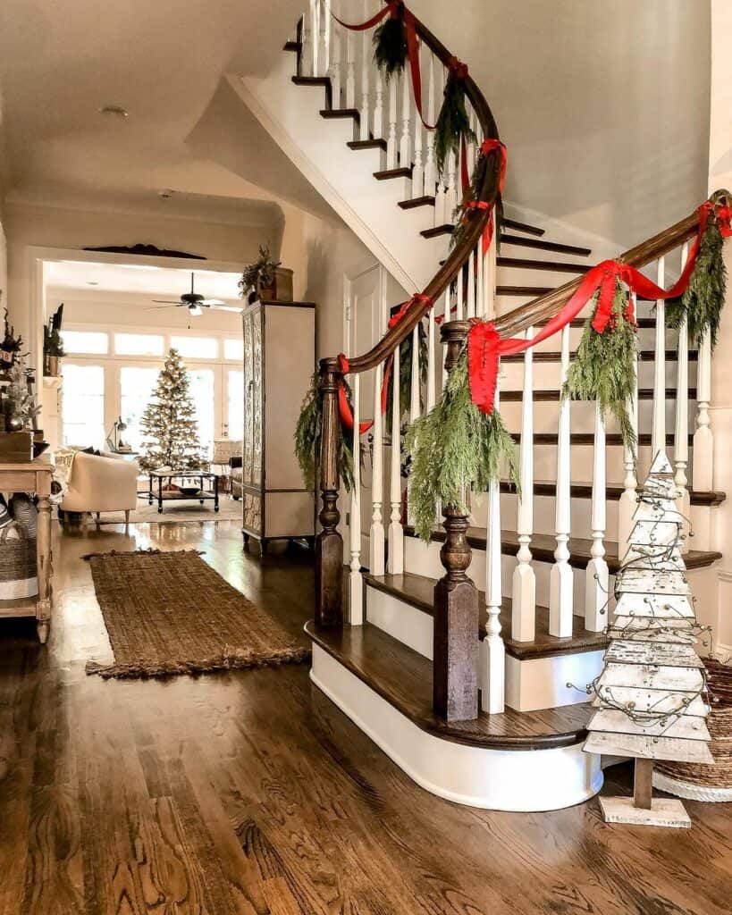 24 Christmas Swag Garland Ideas for Every Room in Your Home