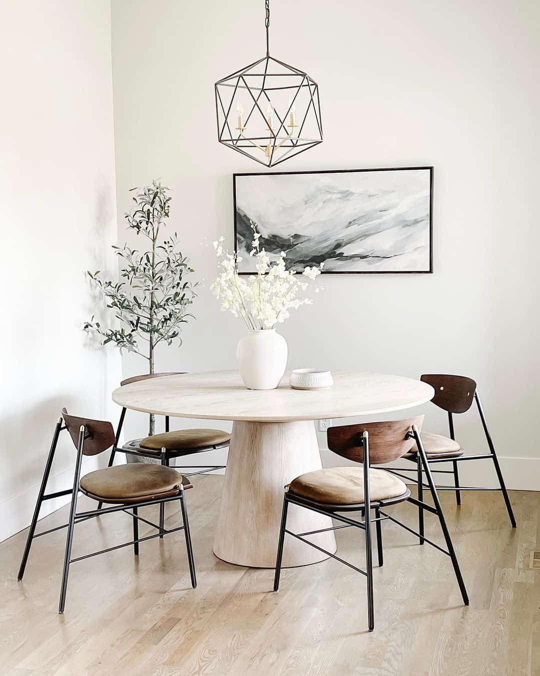 31 Dining Table Décor Ideas to Elevate Your Dinner Parties