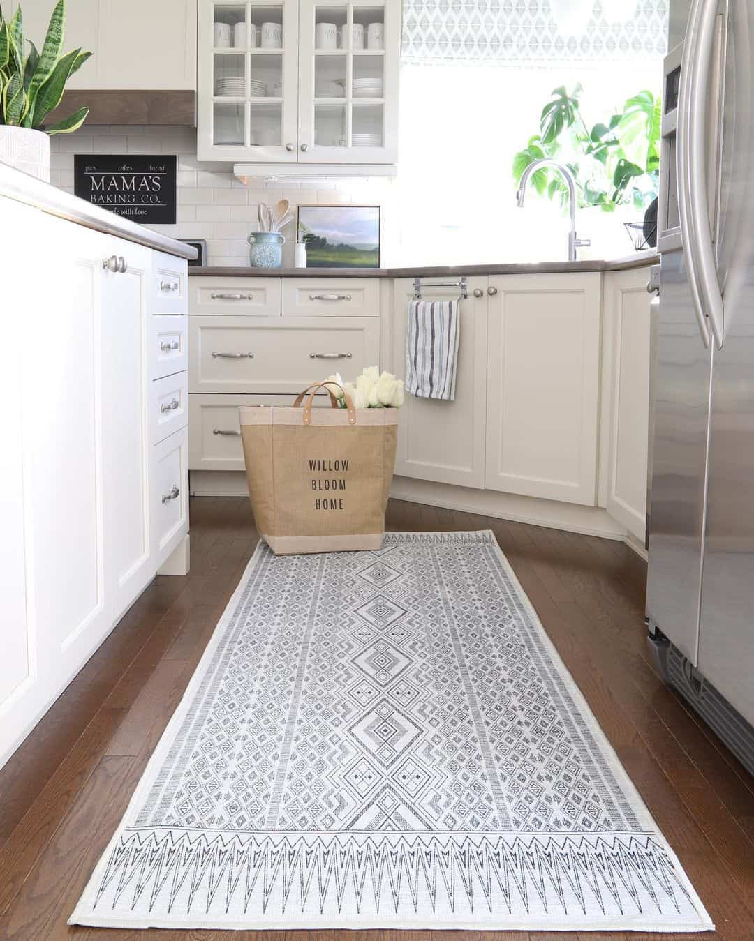 30 Beautiful Kitchen Rug Ideas for Every Style