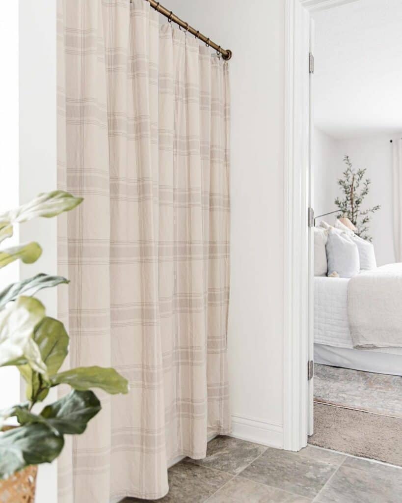 26 Inspiring Way to Use Plaid Curtains Throughout Your Home