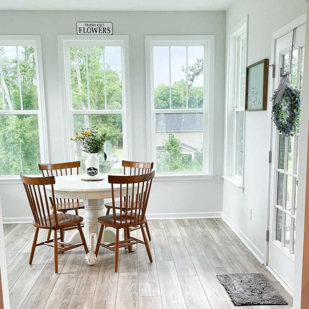 30 Spectacular Round Dining Table Centerpiece Ideas to Enhance Your Home