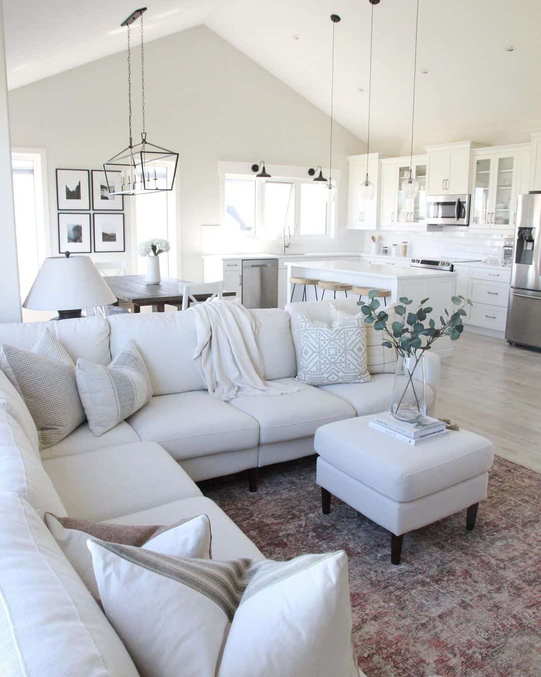 32 White Couch Living Rooms Ideas to Transform Your Seating Space