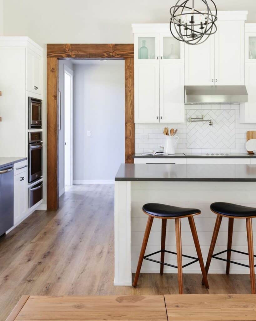 19 Accent Tile Above Range Ideas That Make a Bold Statement