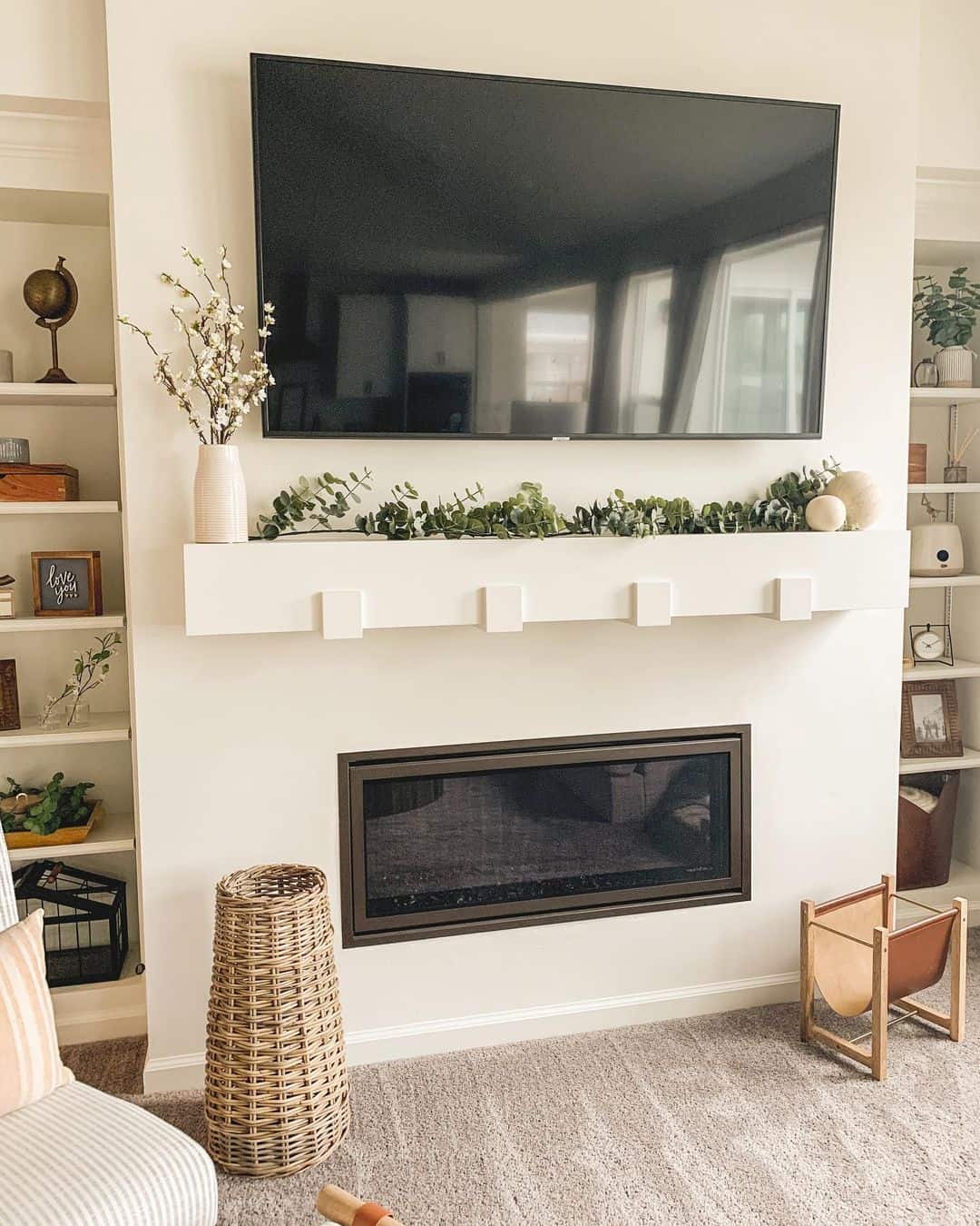 25 Inspired Linear Fireplace Ideas for a Cozy Farmhouse Home