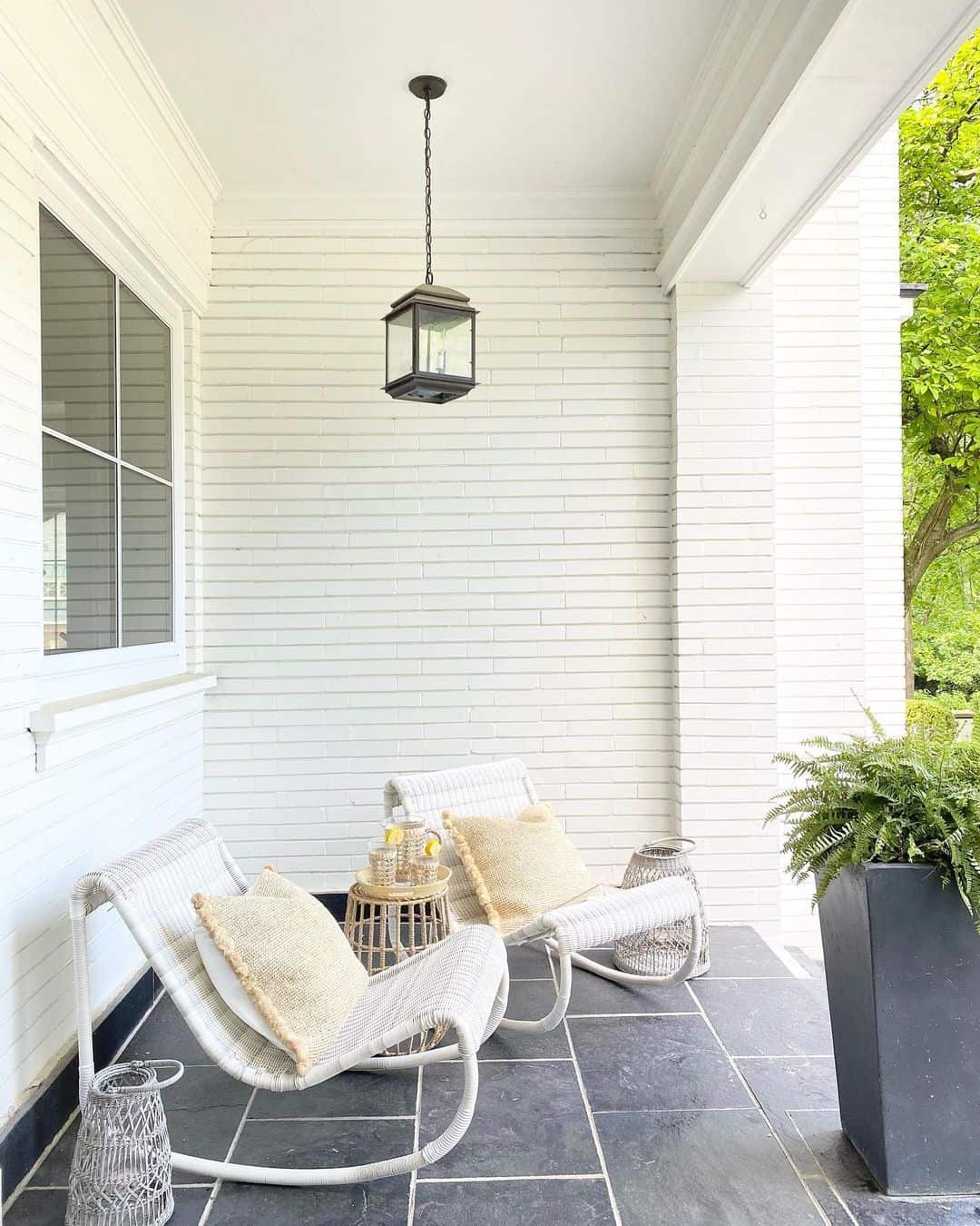 22 Modern Front Porch Ideas for a Stunning Welcome