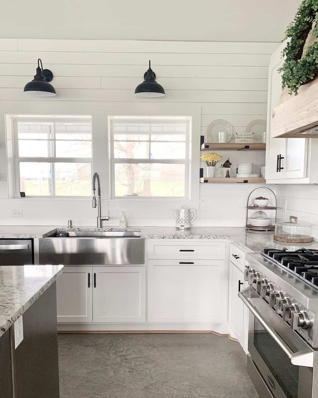 19 No Backsplash on Window Wall Ideas to Consider