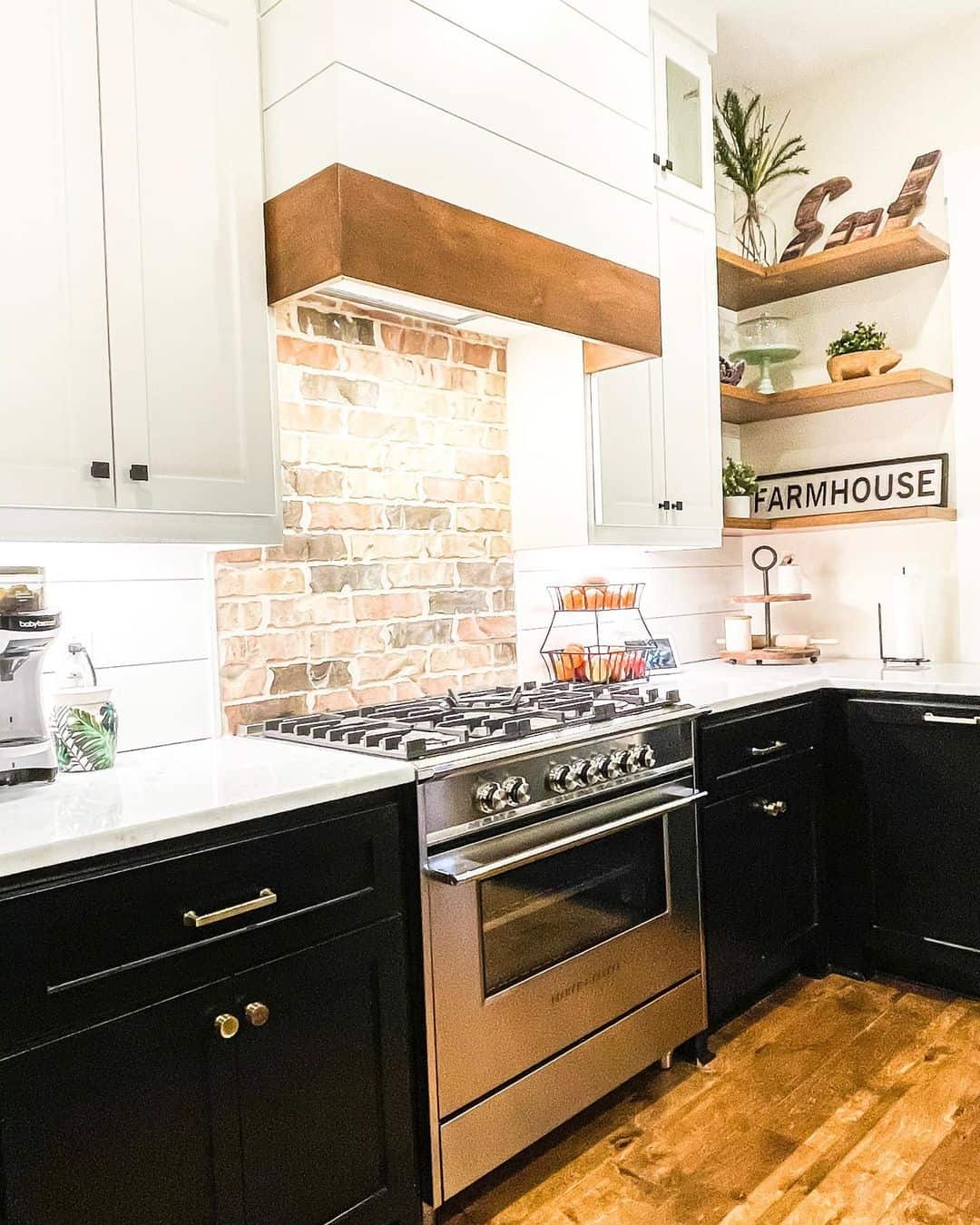 24 Modern Range Hood Ideas to Give Your Kitchen A Facelift