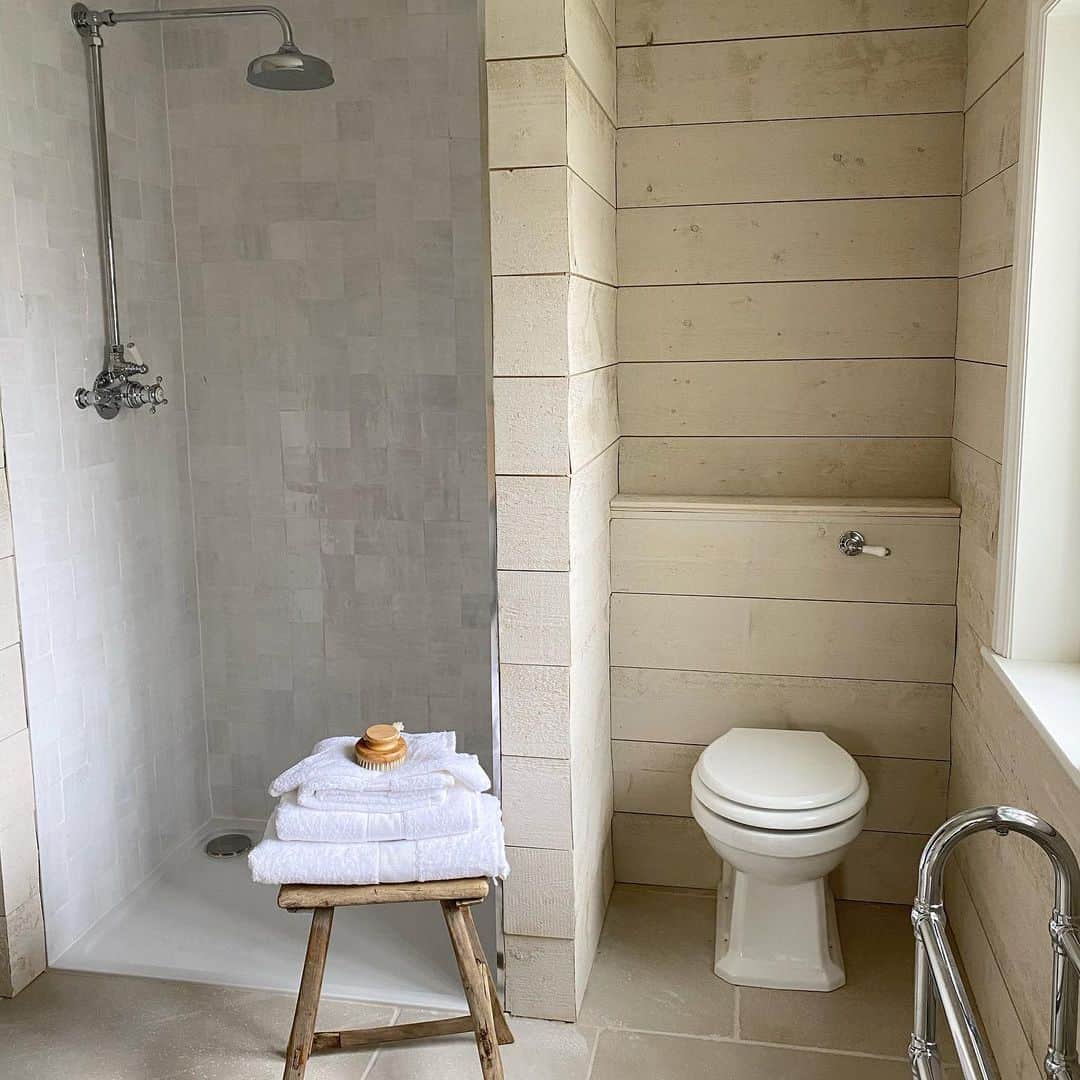 22 Luxurious Doorless Shower Ideas to Install in Your Bathroom