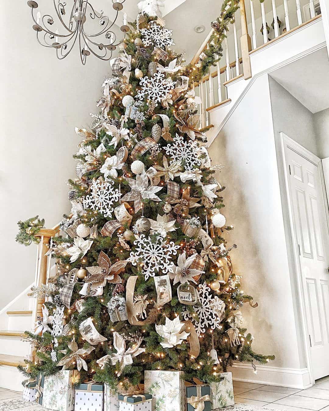 32 Snowflake Decoration Ideas to Bring Seasonal Charm into Your Space