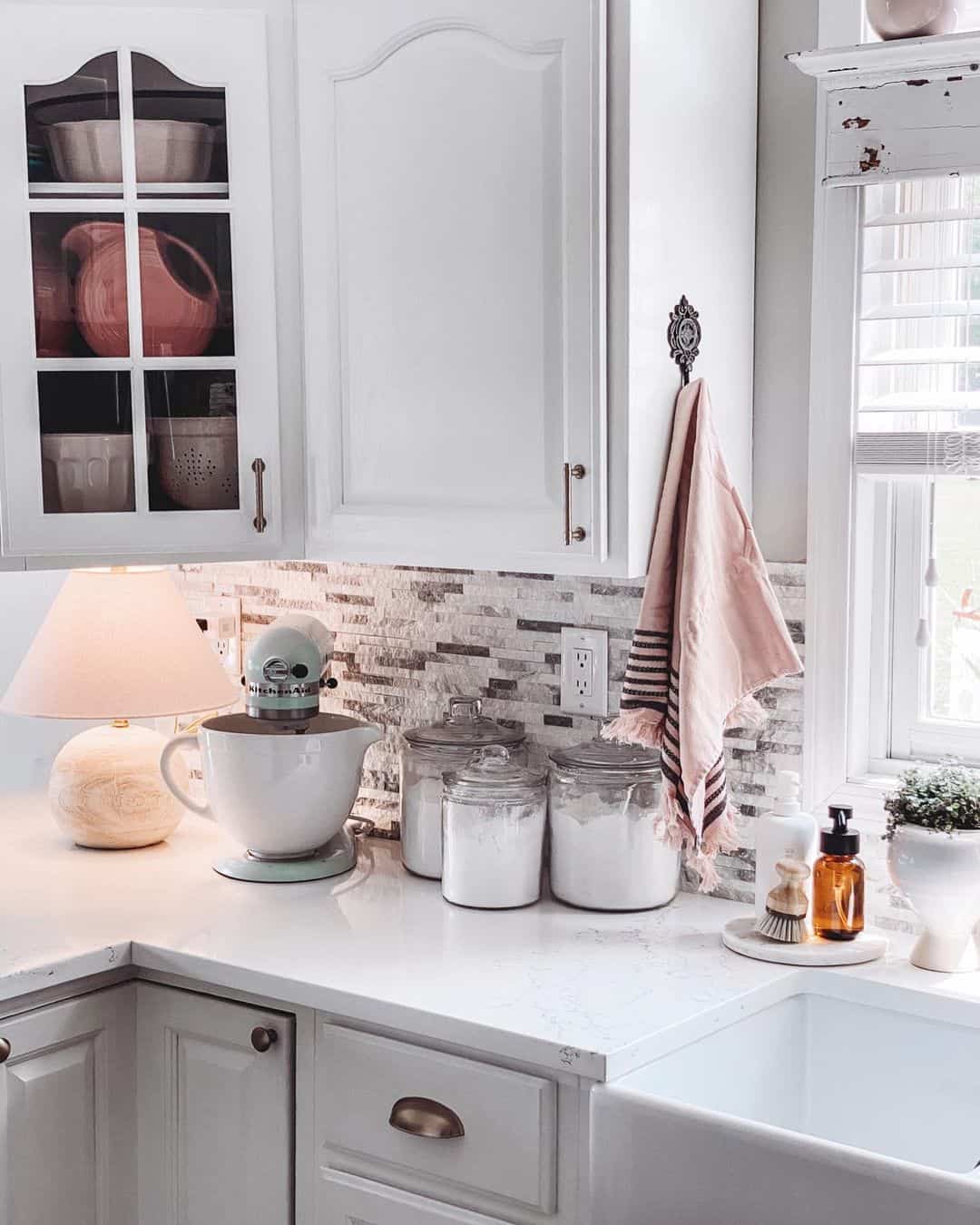 28 Corner Kitchen Cabinet Ideas and Layouts to Maximize Your Space