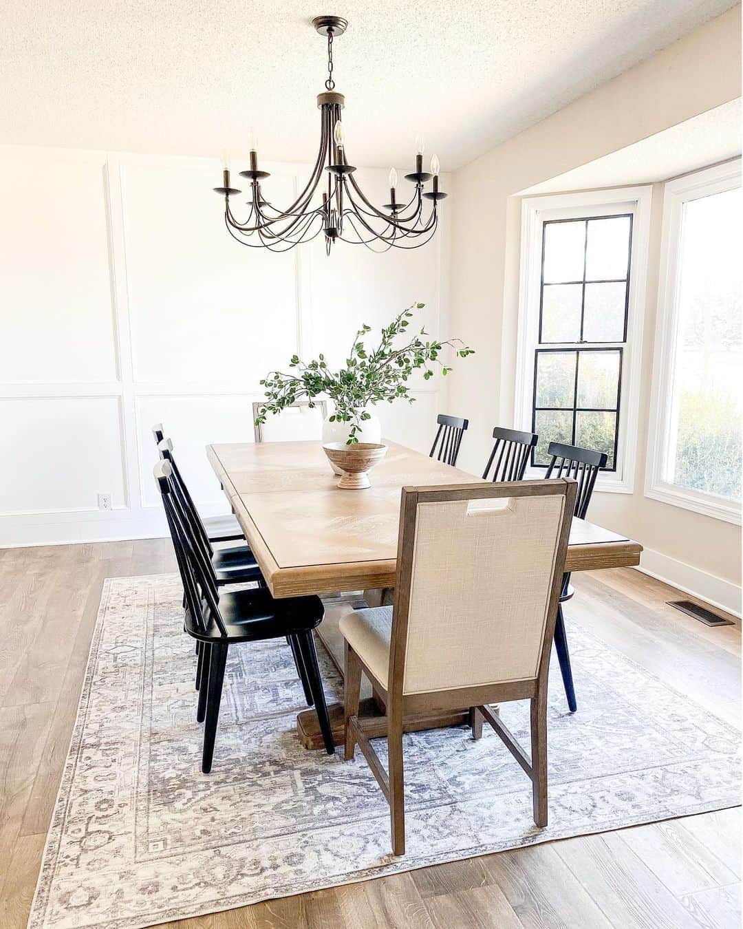 29 Dining Room Rug Ideas for Added Warmth, Interest, and Style