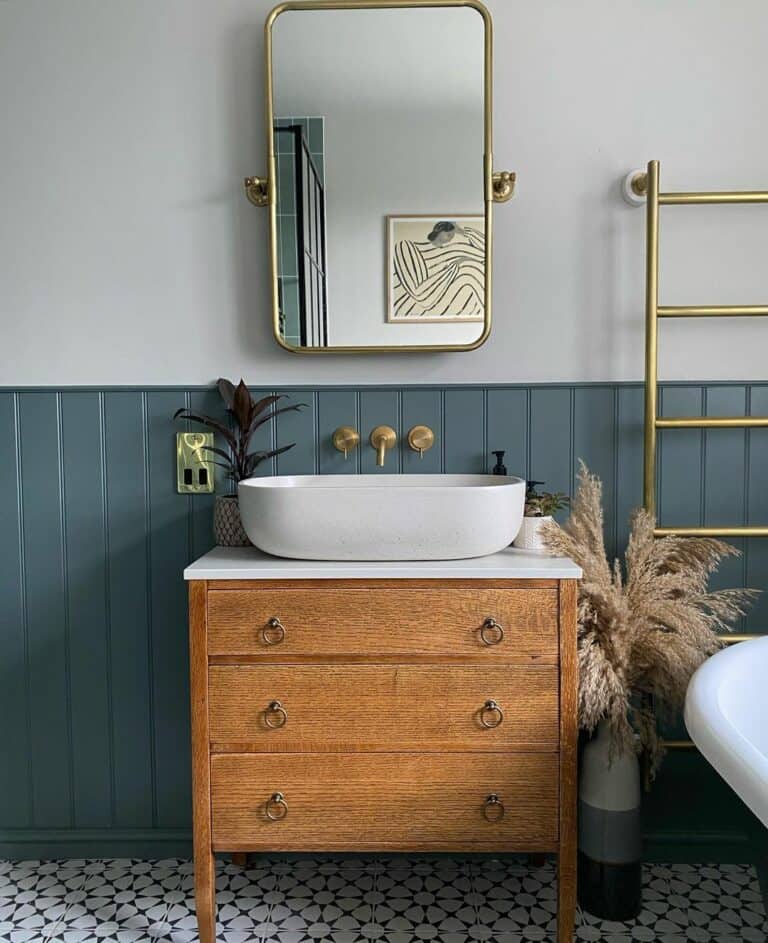 Wainscoting Small Bathroom Ideas DIY Wainscoting – A Cheap And Easy