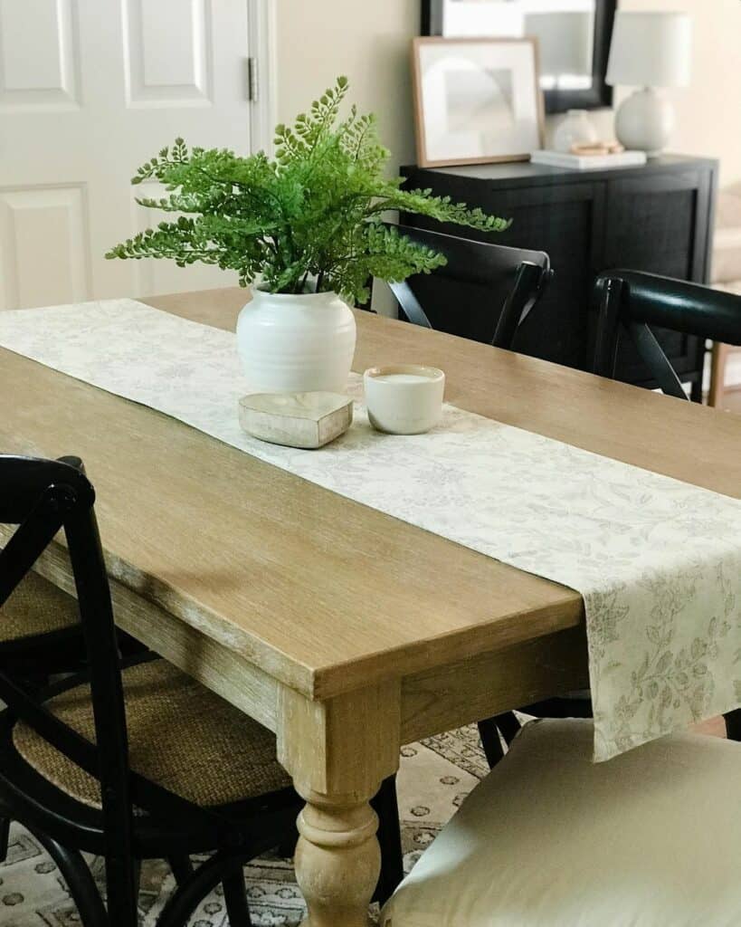 33 Table Runner Ideas to Enhance Your Dining Experience