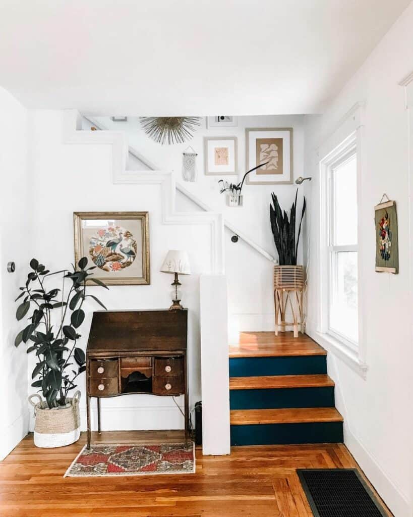 30 Exquisite Stairwell Décor Ideas to Upgrade Your Stairs