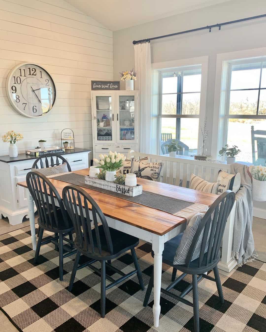 29 Dining Room Rug Ideas for Added Warmth, Interest, and Style