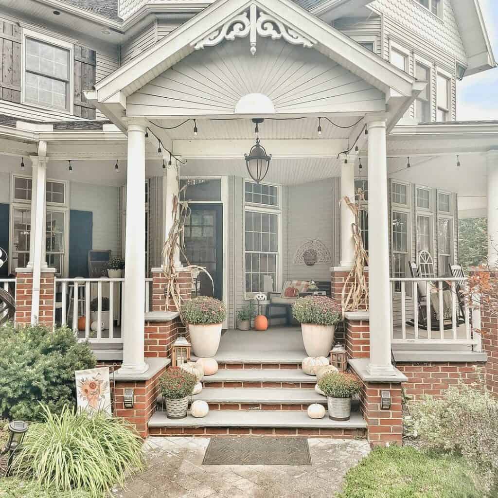 26 Charming Front Porch Lighting Ideas for an Inviting Home