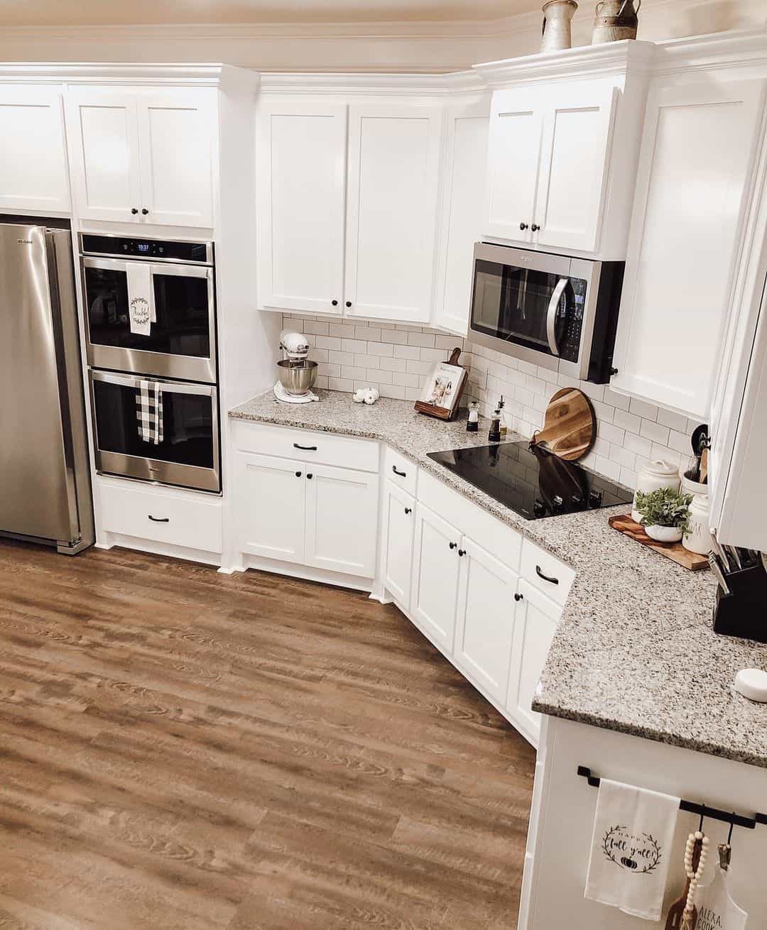 28 Corner Kitchen Cabinet Ideas and Layouts to Maximize Your Space