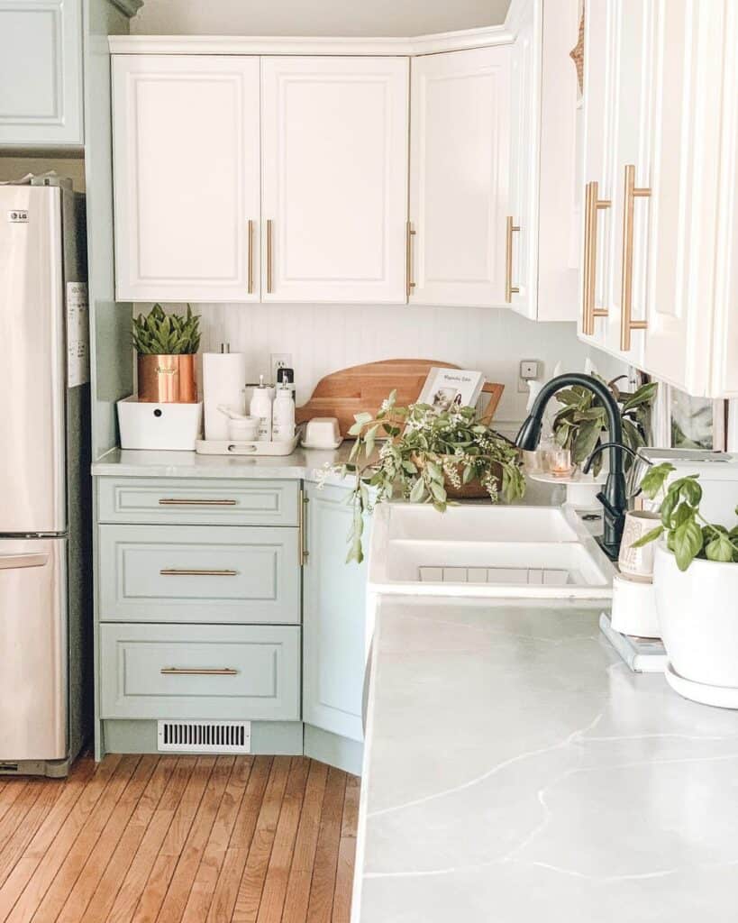 28 Corner Kitchen Cabinet Ideas and Layouts to Maximize Your Space