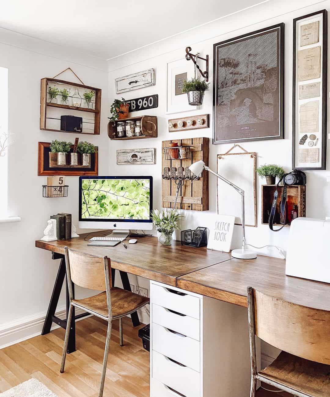 33 Desk Décor Ideas to Spruce Up Your Workspace