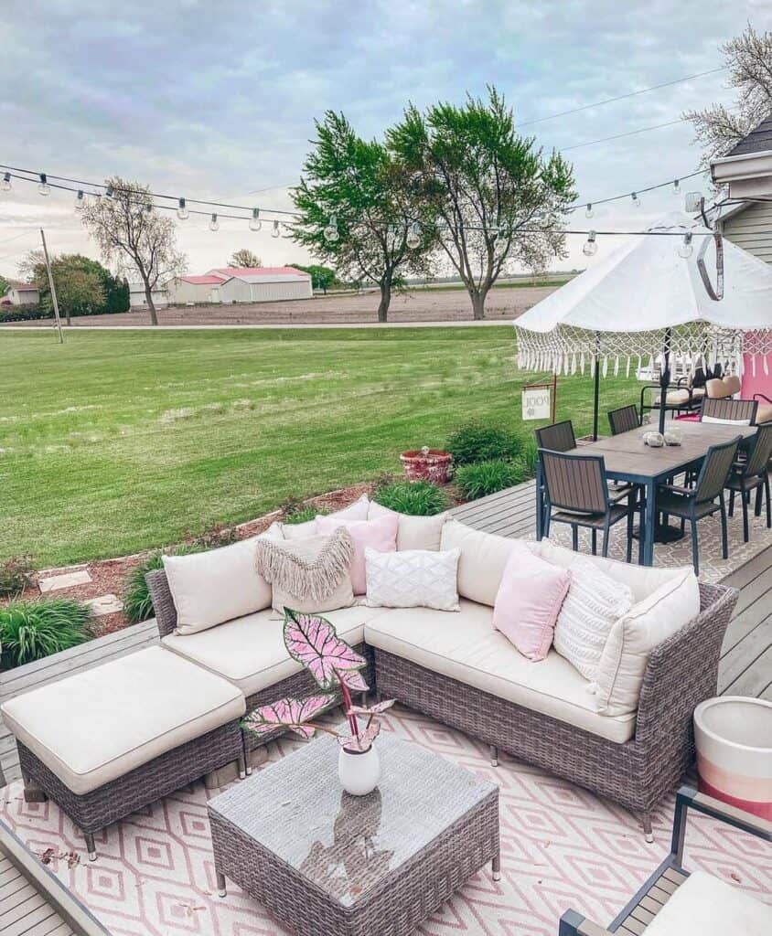 29 Deck Decorating Ideas For The Ultimate Backyard Oasis