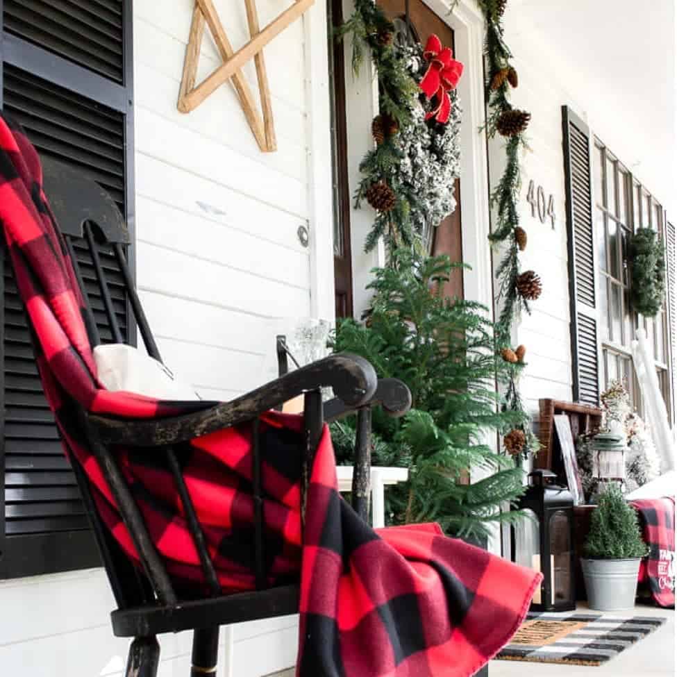 22 Charming Rustic Farmhouse Front Porch Décor Ideas