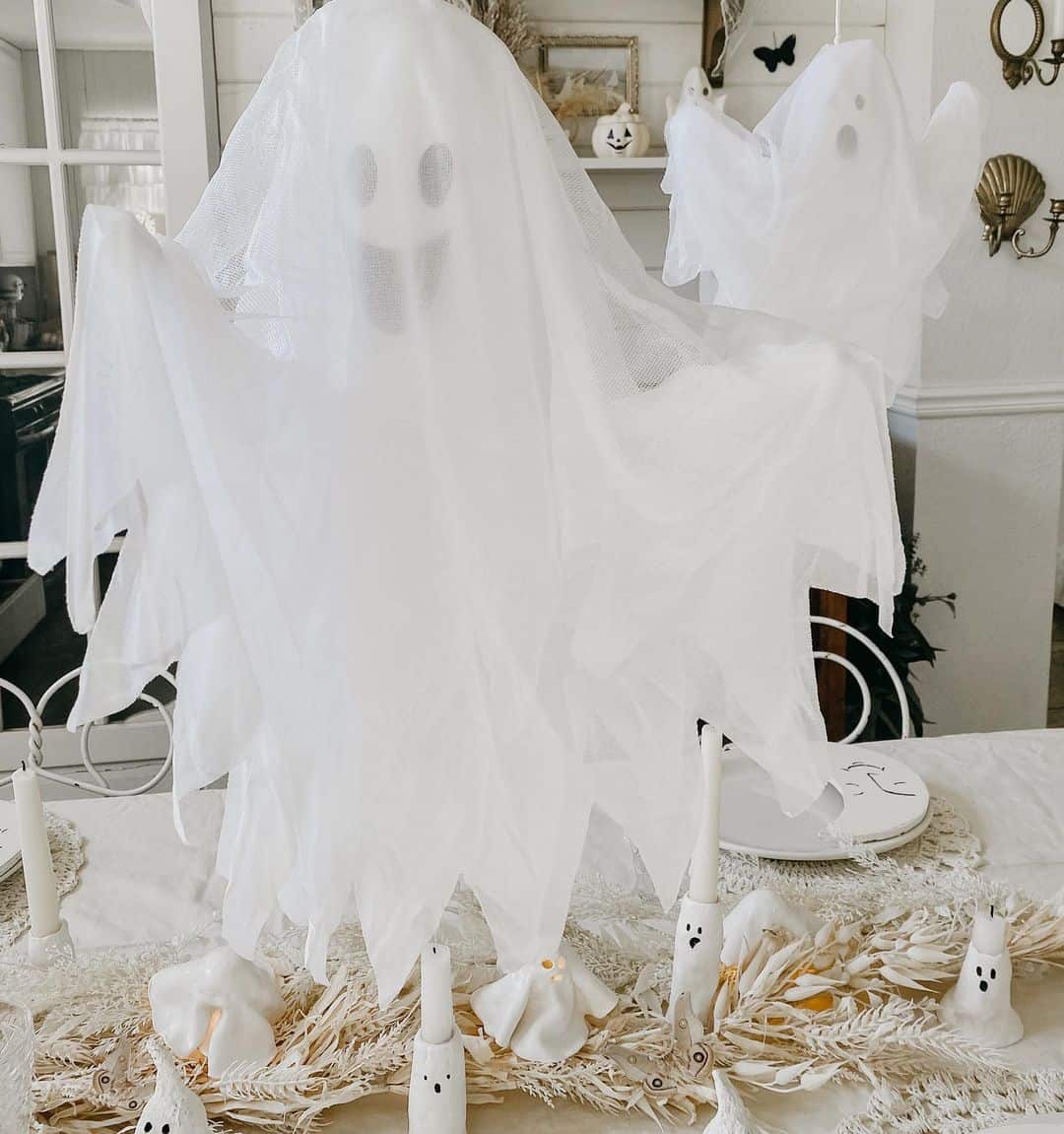 31 Spooky Décor Ideas that will Shiver and Delight