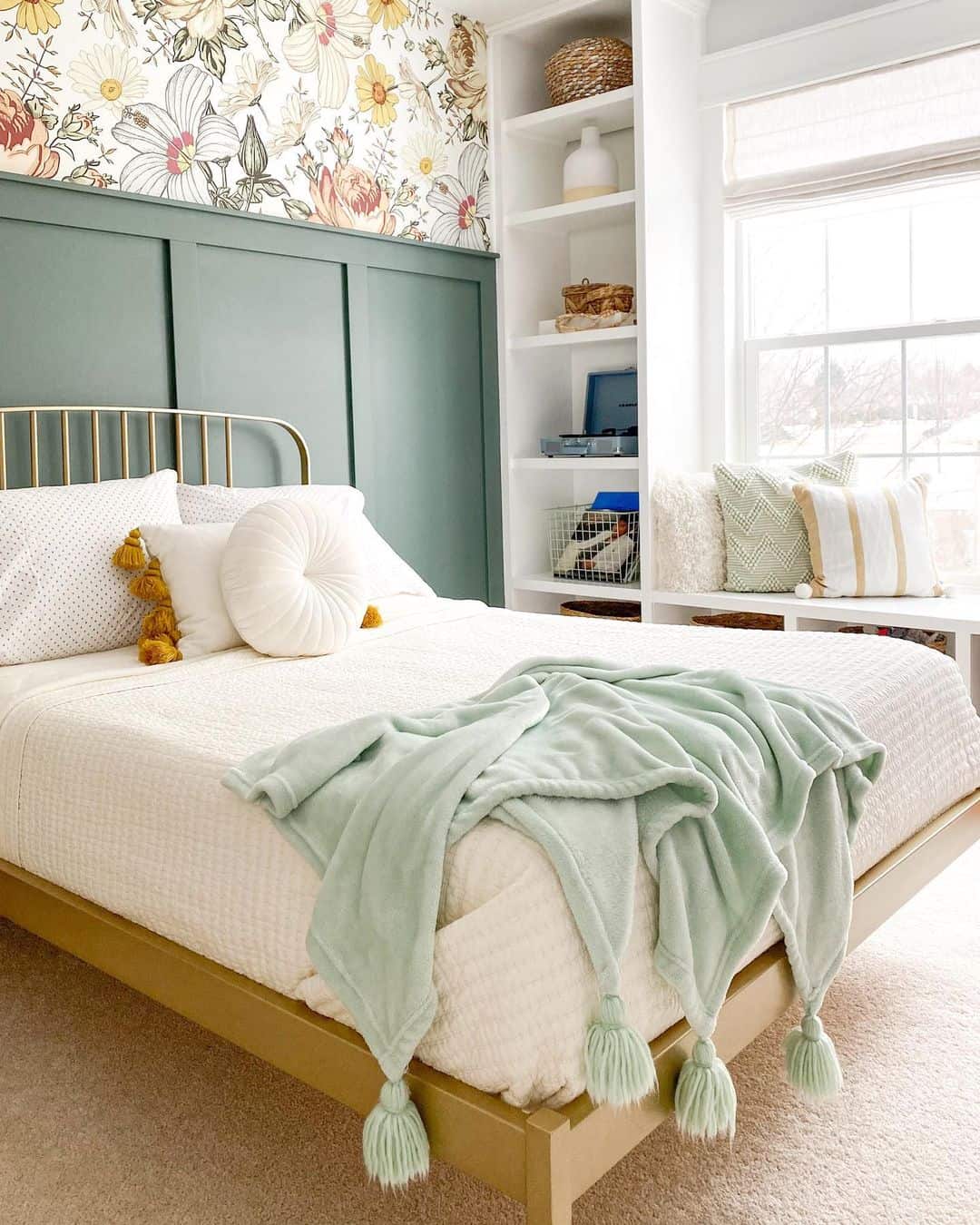 30 Bold Wainscoting Bedroom Ideas To Beautify Your Home