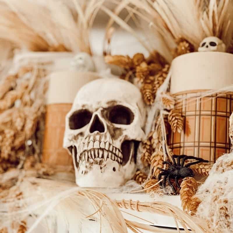 31 Spooky Décor Ideas that will Shiver and Delight