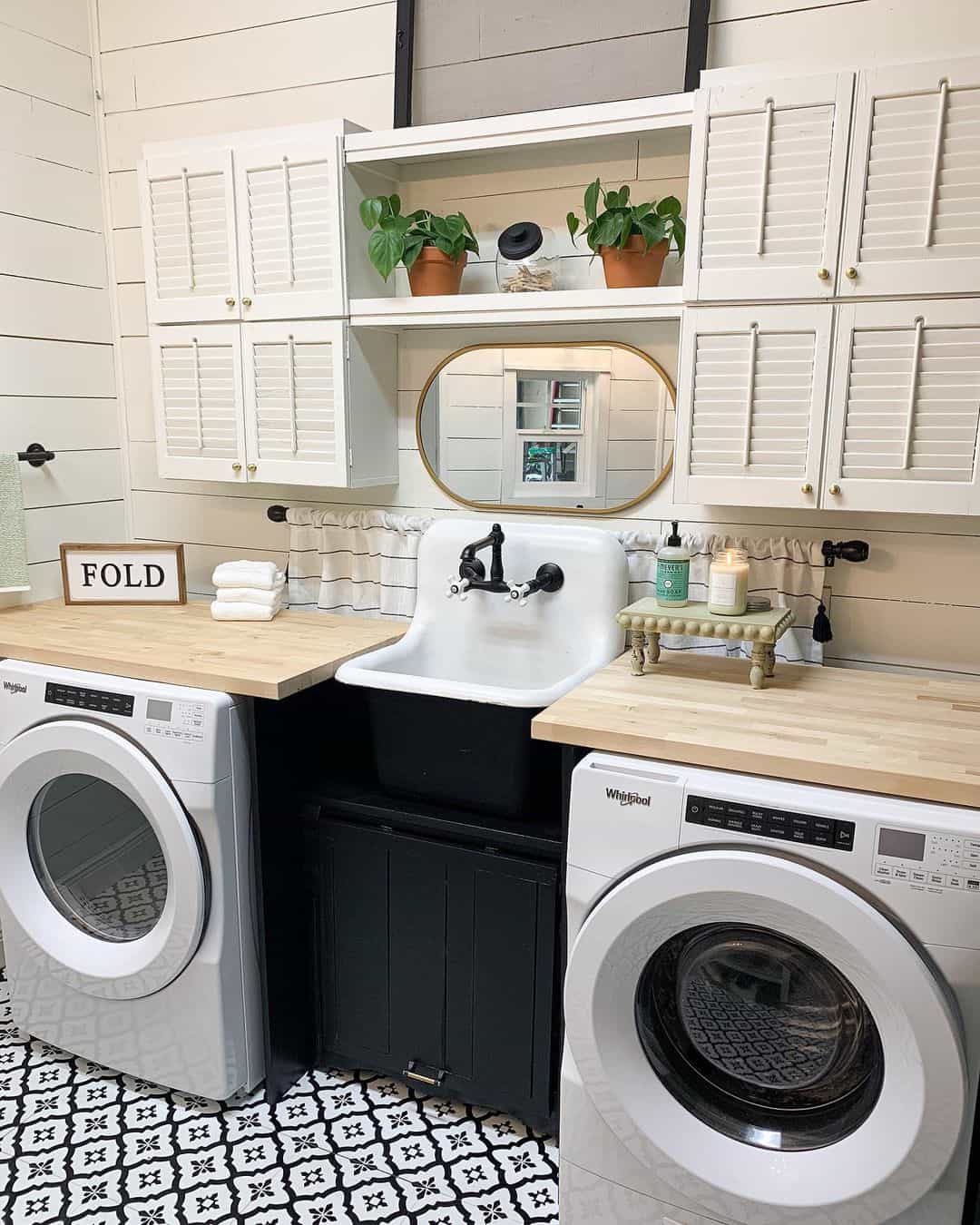 20 Practical Storage Between Washer and Dryer Solutions