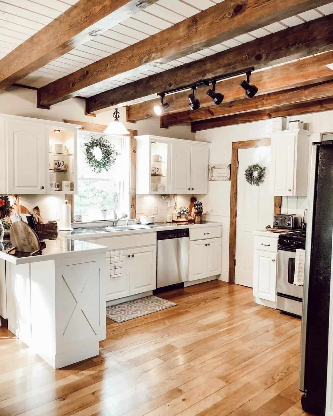 33 Ceiling Beam Ideas That Are Through the Roof