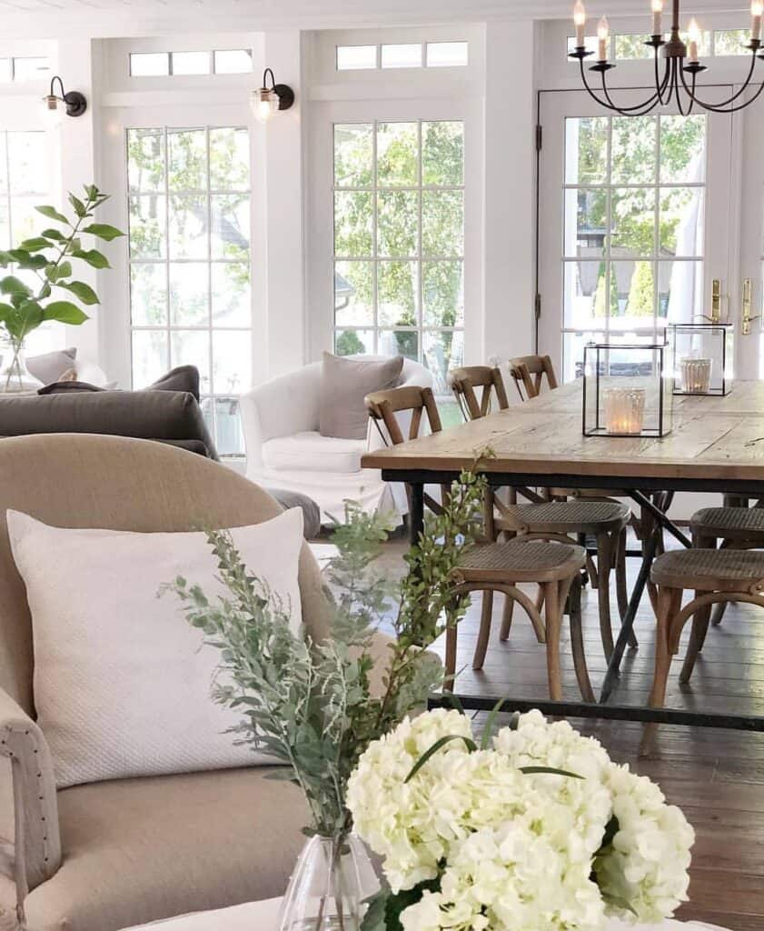 30 Classic Window Grids That Create a Decorative Accent