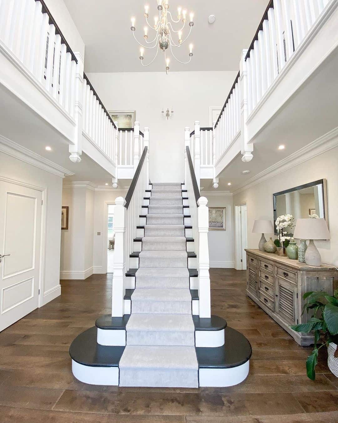 30 Modern Staircase Ideas for Eye-Catching Entryways